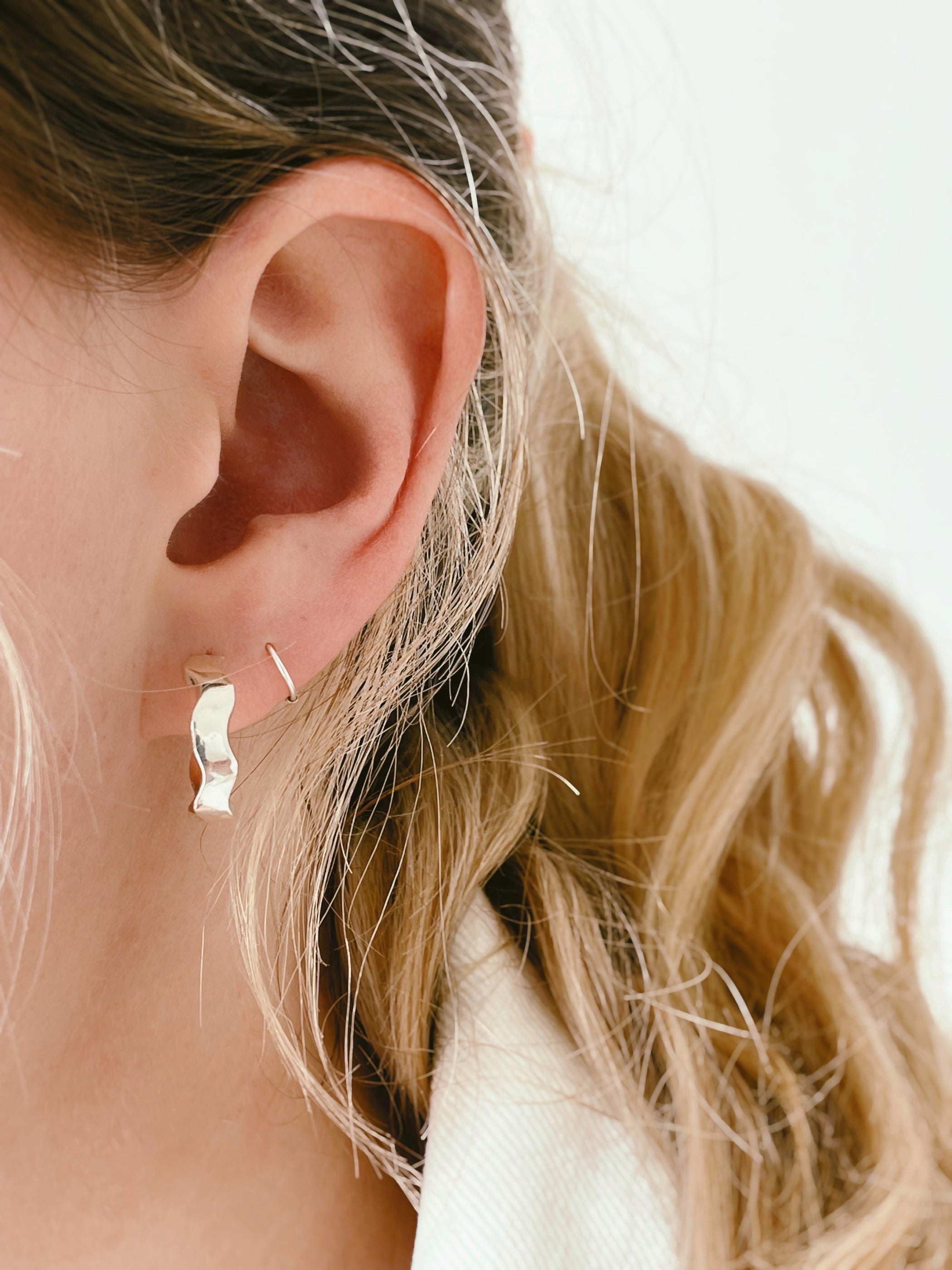 Wavy Hoop Earrings in Sterling Silver – Chunky Jewellery – Rat Betty