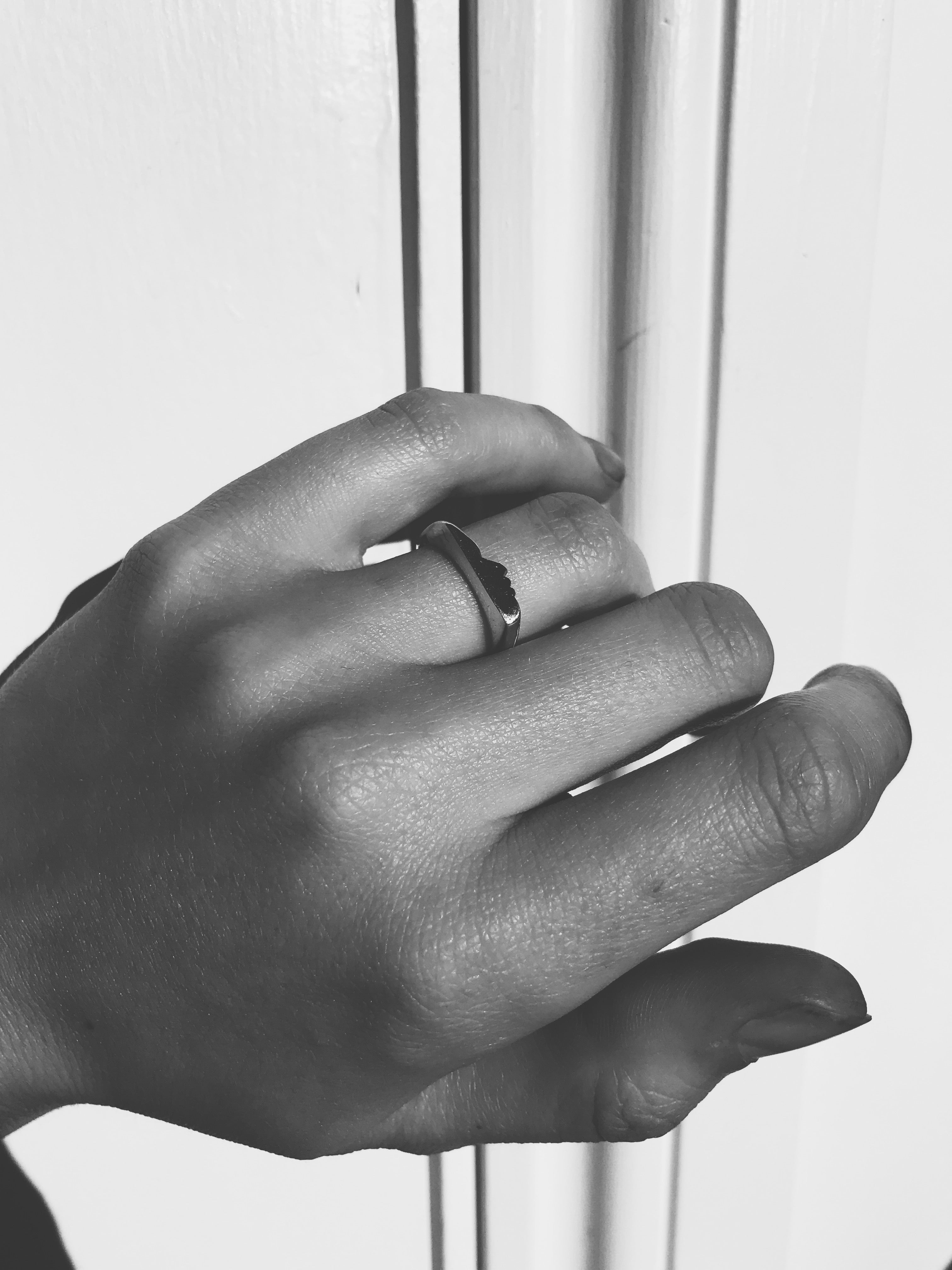 Silhouette Ring – Rat Betty